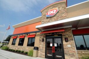 Exploring The History Of Dairy Queen Under Berkshire Hathaway's ...